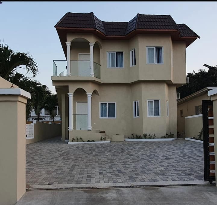 Sorina’s Apartments 3 - Ocho Rios
