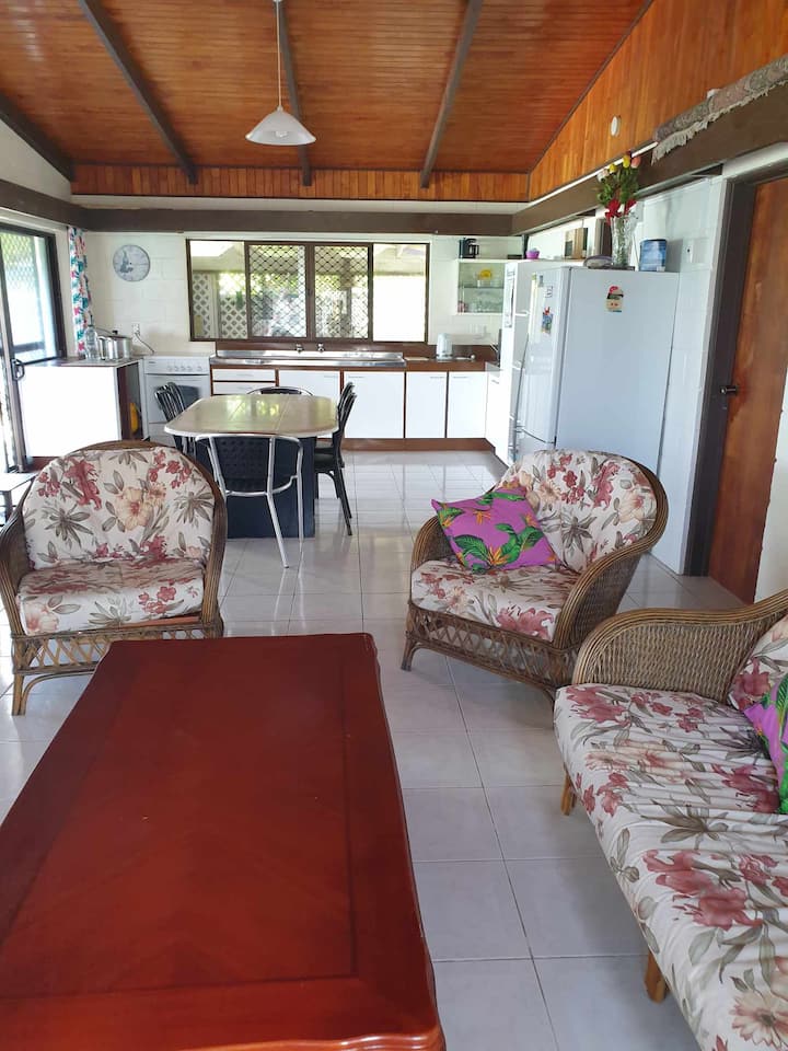 Puretu's Beachfront House 4 - Cook Islands