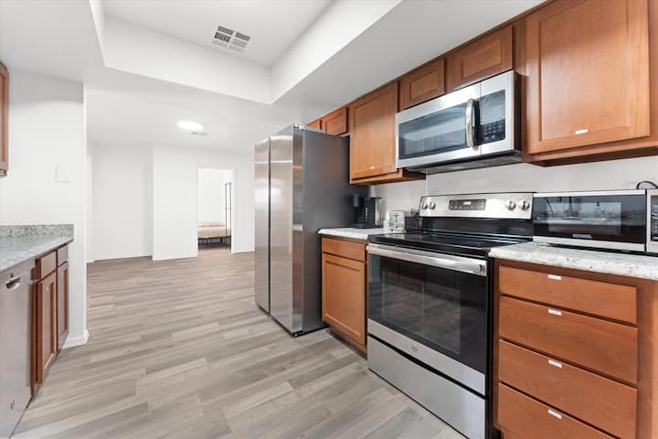 Modern Phoenix Room For Rent - Phoenix, AZ