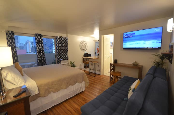 Kv809 Renovated Studio W/king Bed By Waikiki Beach - Honolulu, HI