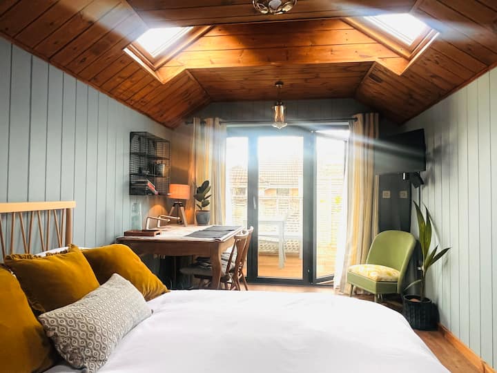 Stylish Self-contained Annexe - Bournemouth