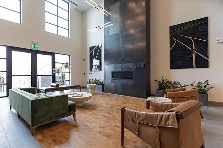 Luxe Riverfront Condo, Walk To Everything-2br+2ba - Missoula, MT