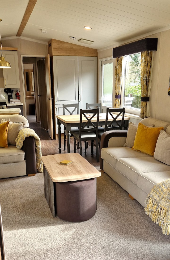 Woodland, Waterside Cabin In Snowdonia - Porthmadog