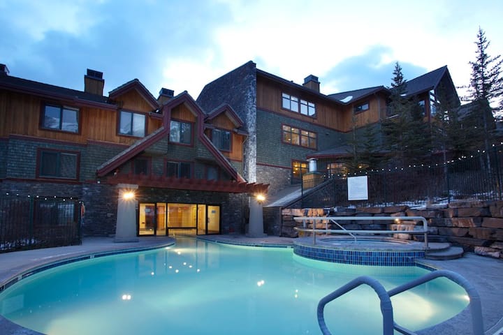 Grand Canadian Platinum 3 Pool - Canmore