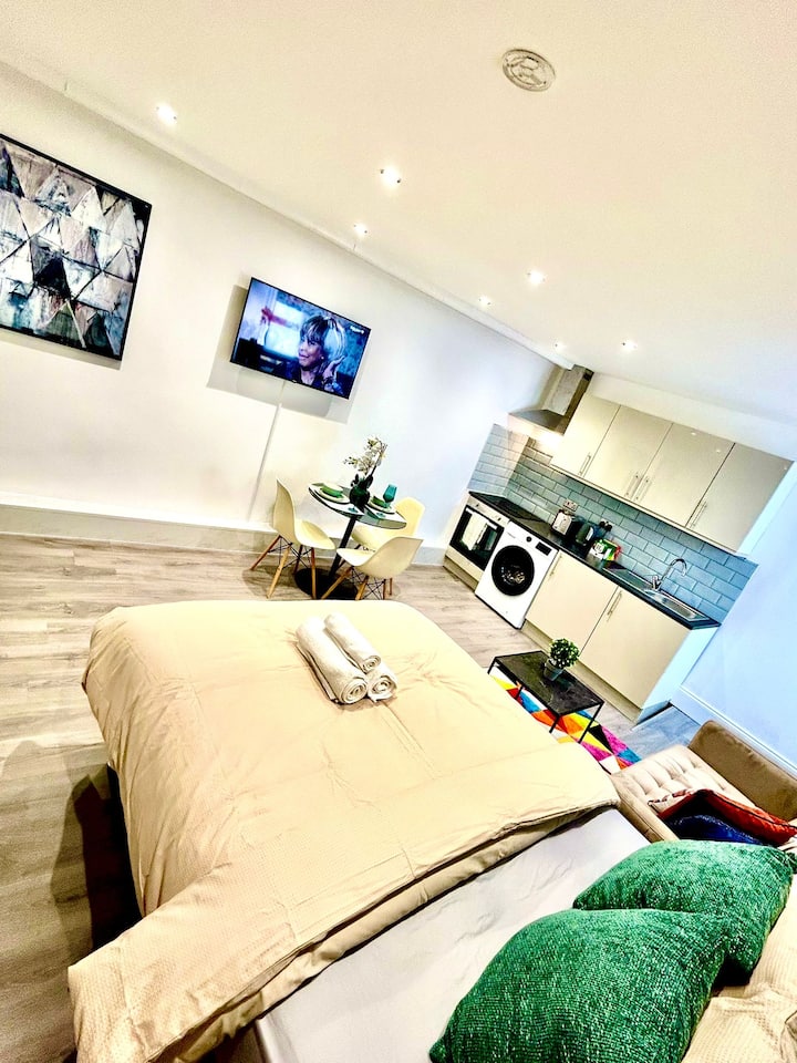 Tower Bridge / Bermondsey Studio - City of London