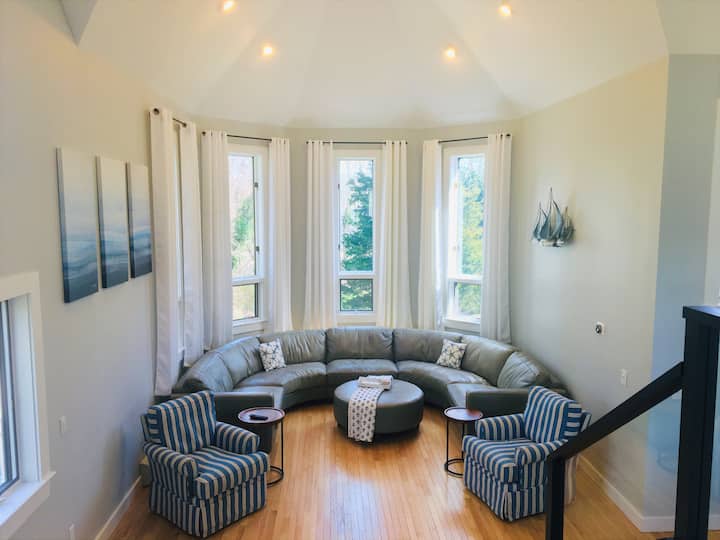 Spacious Modern Charm - Orleans, MA