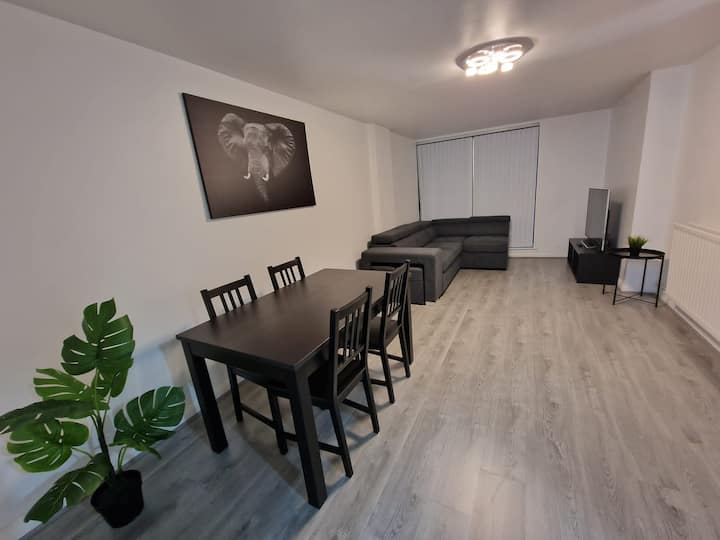Contemporary City Centre Flat - Belfast