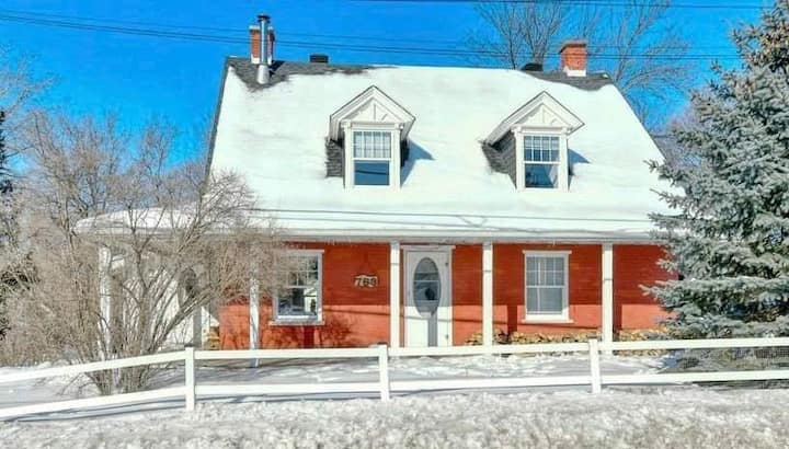 Magnifique Maison Centenaire - Mirabel