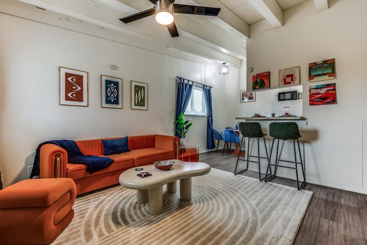 Prime Austin Stylish 1 Bedroom By Ut – Sleeps 3 - Austin, TX
