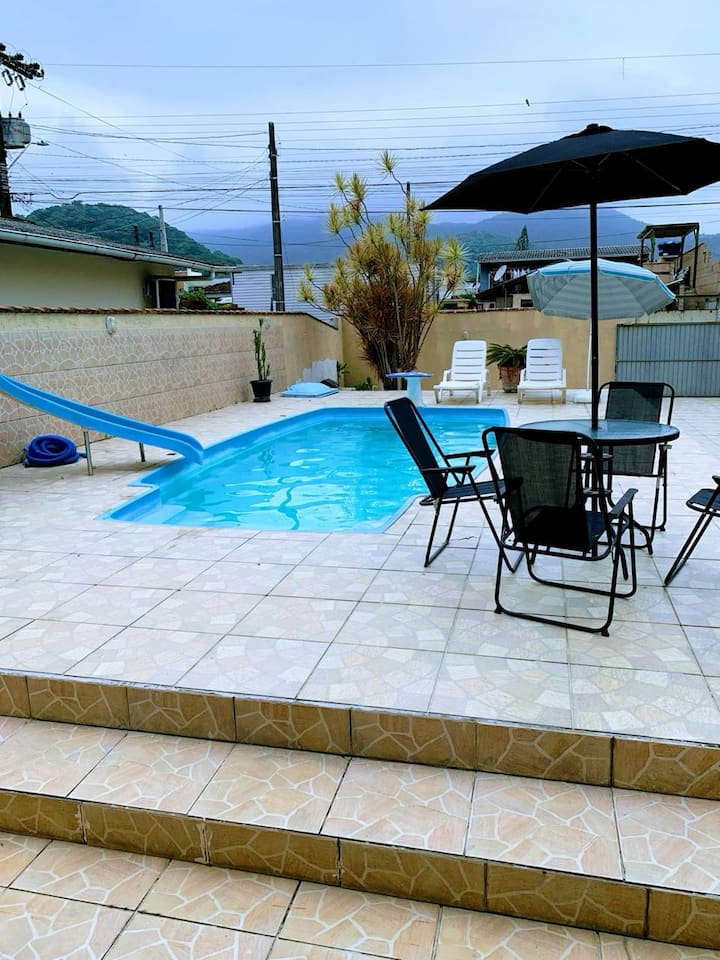 Casa Aconchegante Com Piscina - Balneário Camboriú