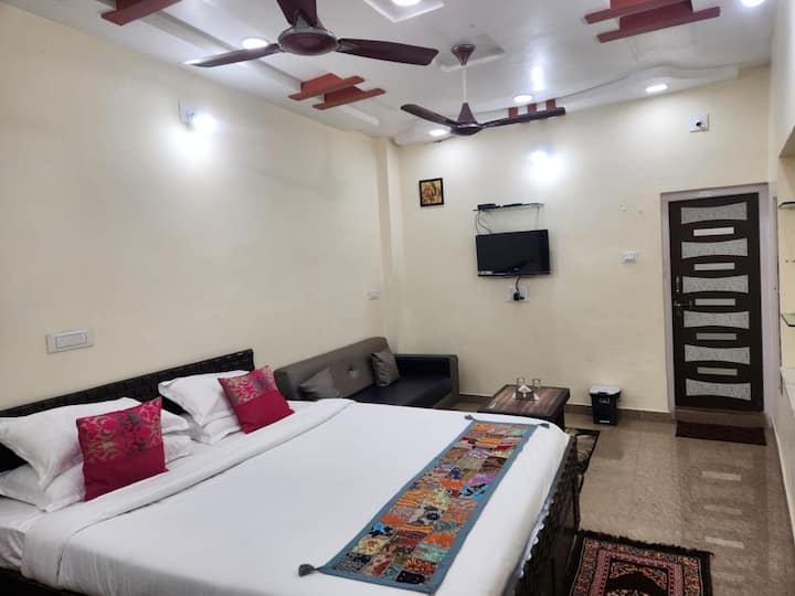 Private Room | Separate Bathroom - Mount Abu