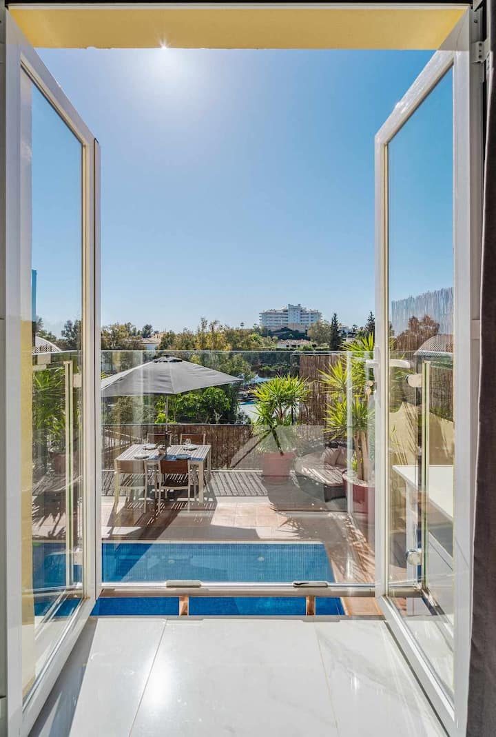 Luxury Residence With Pool & Sea View, 8–10 Ppl - Fuengirola