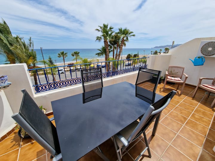 Precioso Apartamento En Primera Línea De Playa - Mojácar