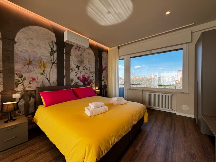 Skyline- Moncheri - Siena