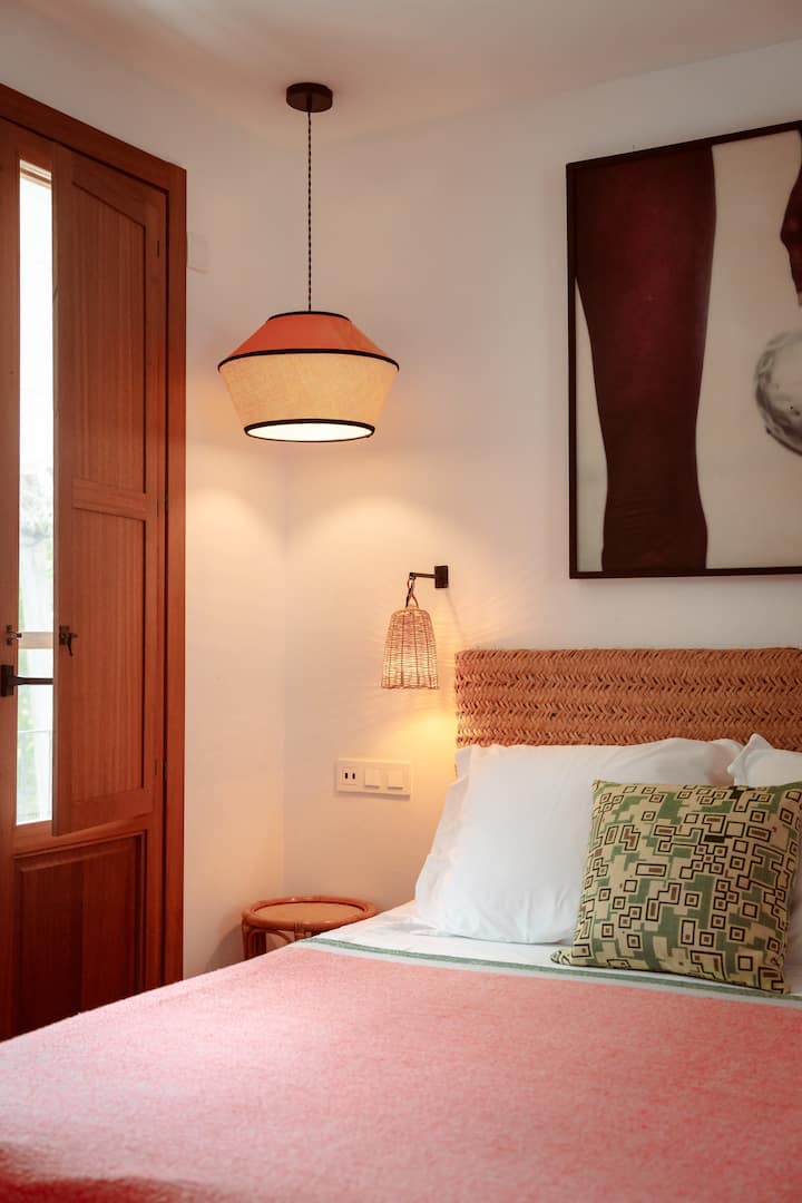 The Hostal That Is Almost Your Beach House. - Formentera