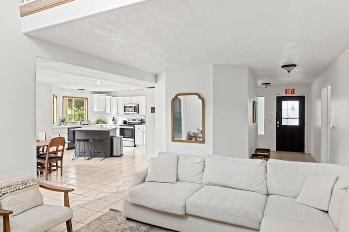 Cozy Southern Utah Home - La Verkin, UT