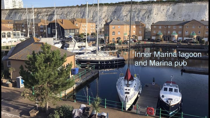 Marina Waves, Ground Floor, Free Parking, Patio. - Rottingdean