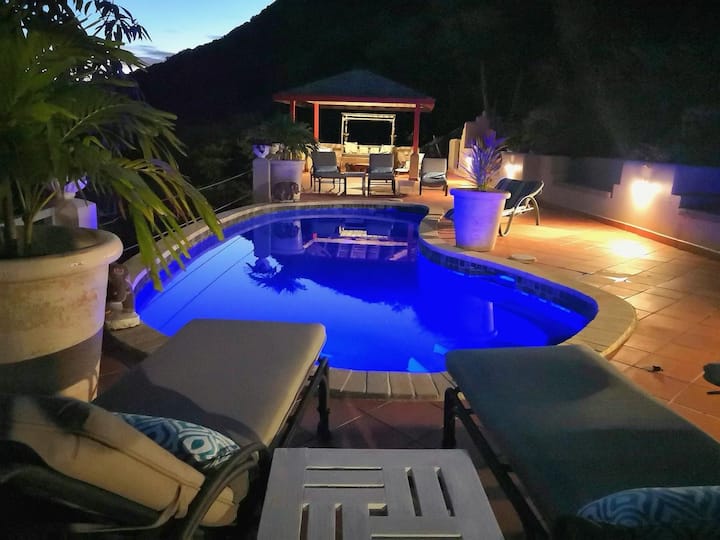 Italian Villa, Epic Harbour View - Antigua-et-Barbuda