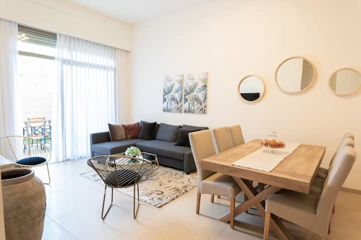 Royal Suite Apt Munbaz 2bd#3 Floor Garden - Bethlehem