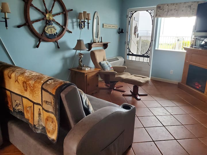 Beautiful Ground Floor Paradise! - Daytona Beach, FL