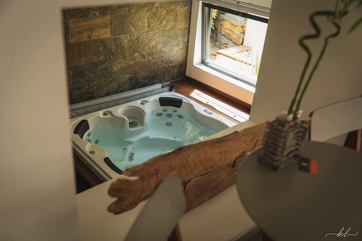 Suite 609 - Ixos : Spa Et Piscine Privée Chauffée - Nîmes