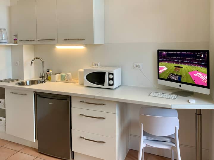 Studio Avec Extérieur En Plein Centre-ville - Valence