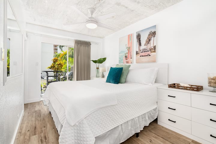 1 Bedroom W/ Full Kitchen - Steps To Waikiki Beach - Kawaikui Beach, HI