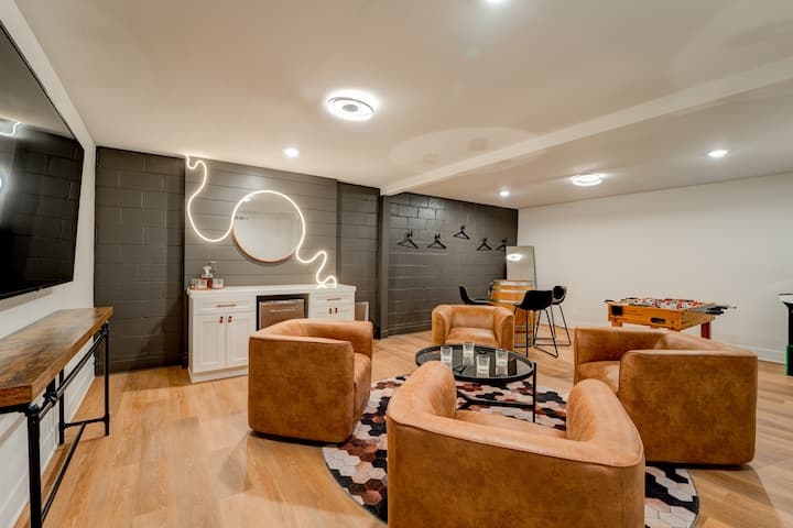 Unique Renovated Church! Sleeps 15! - Devil's Den State Park, Winslow