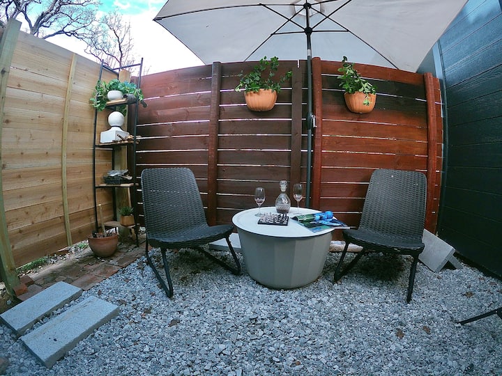 Private Entrance, Private Bathroom. - Arlington, TX