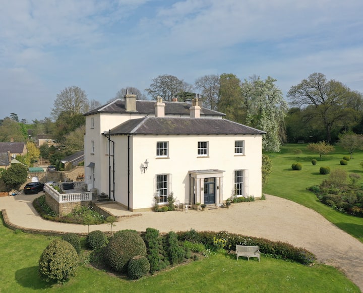Stunning 2 Bedroom Family Suite Georgian Rectory - Yeovil