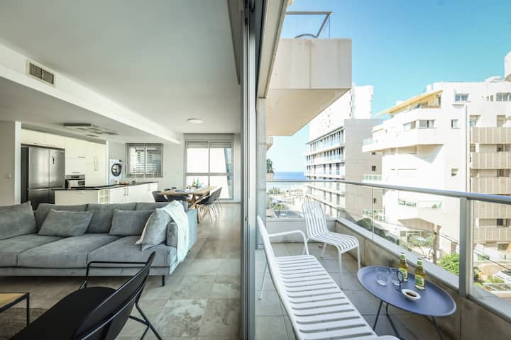 Luminous 3br Escape With Balcony - Tel Aviv-Jaffa