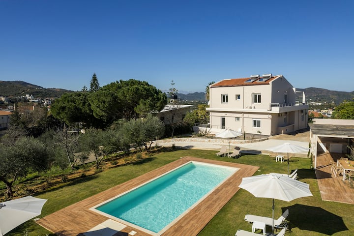 Modern 5br Villa With Pool, 15' From Chania Centre - Chania