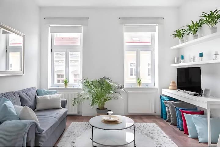 Stylish Apartment 2br - 5 Min Walk To Center - Wenen