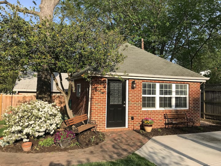 Newly Renovated Elegant Modern Retreat - Arlington, VA
