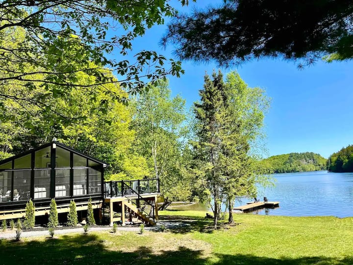 Lakeside Muskoka Haven: Premium Cottage With Sauna - Huntsville