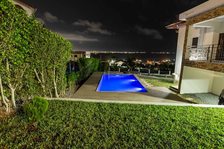Mccarthy Hill Retreat | Luxury Stay W/ Pool - Ghana