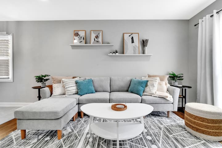 Windsor Park Haven | Renovated 4 Br W Fenced Yard - Charlotte, NC