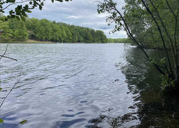 Mayo Lake | Hot Tub | Kayaks | Kids Area - Getaway - Mayo Lake, NC