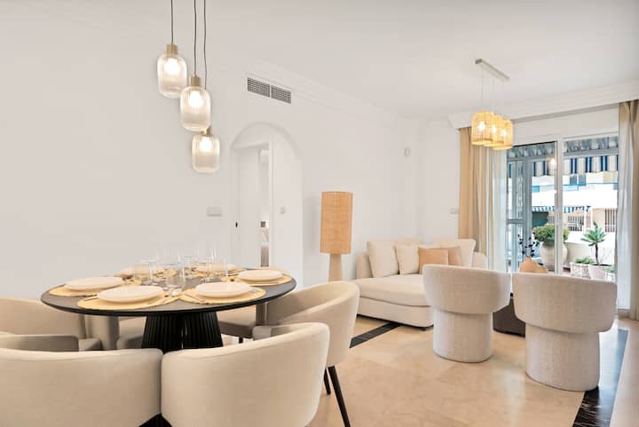 New! Exclusive Marbella Beachfront Apartment - Marbella