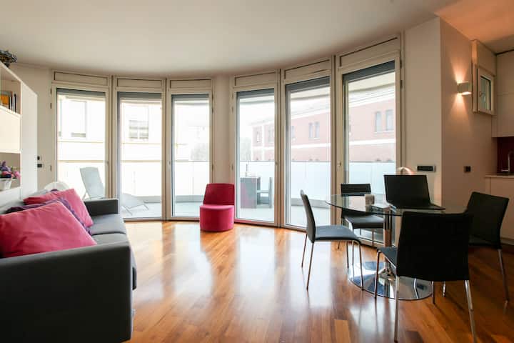 Bright Studio With Private Garage And Big Terrace - Milan