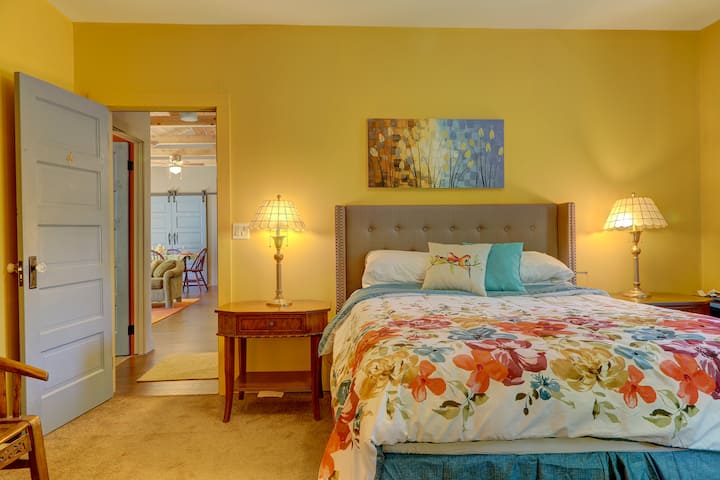 The Lodge (W/ Seasonal Heated Pool) - Macedonia Brook State Park, Kent