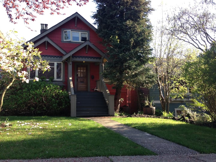 Charming & Central 3 Bdr Home/central/ac/near Park - Vancouver