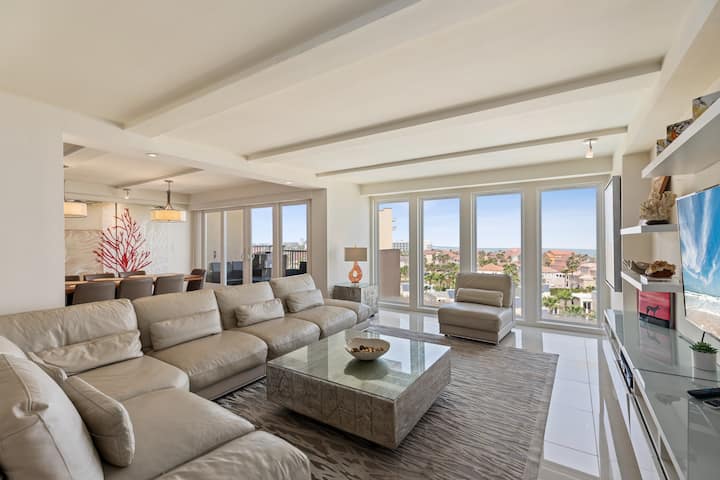 Luxurious & Spacious Condo With Beach View - South Padre Island