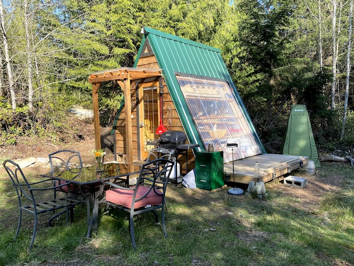 Cute Micro A-frame Cabin With Opening Wall - Sechelt