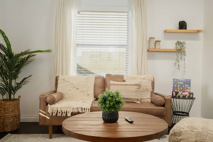 Tranquil 2br Home W/gazebo, Near Culver City & Lax - Leimert Park - Los Angeles