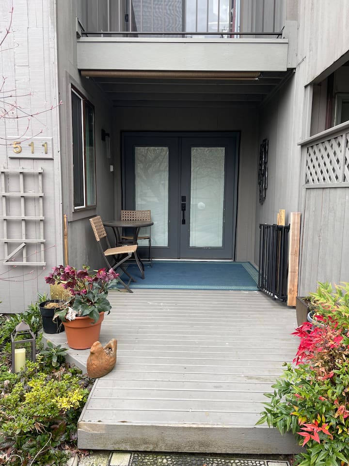 Updated Redmond Studio - Bellevue, WA