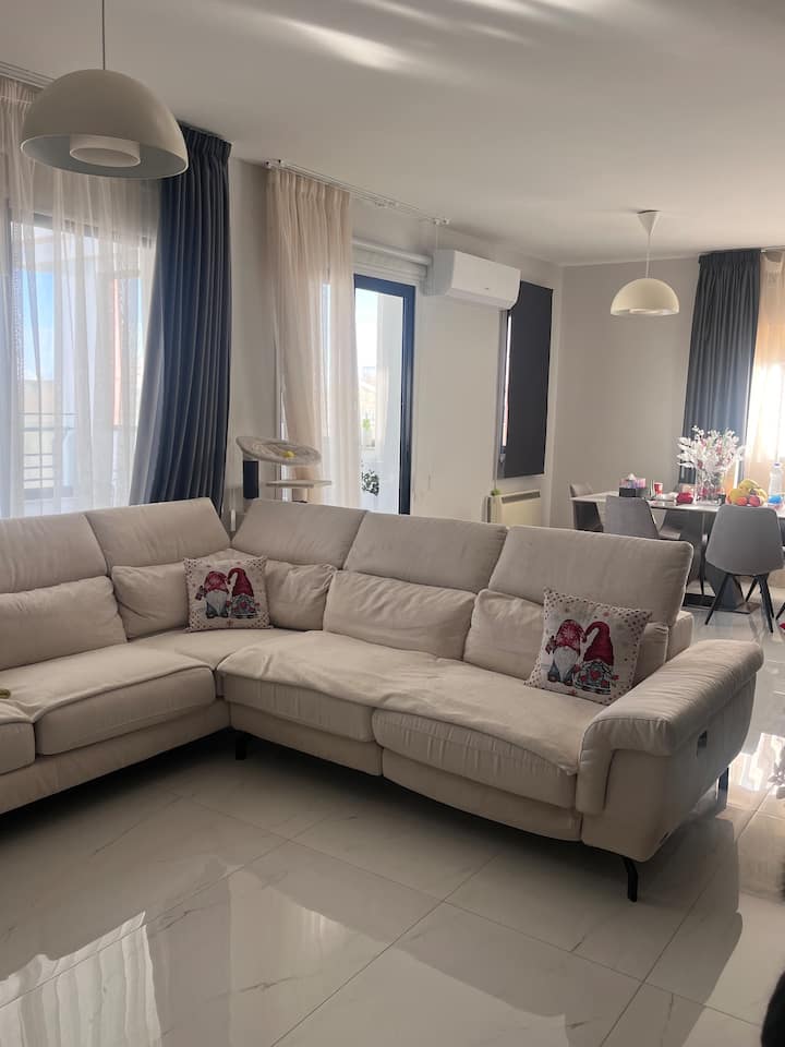 3 Bedroom Penthouse In Mackenzy - Larnaca