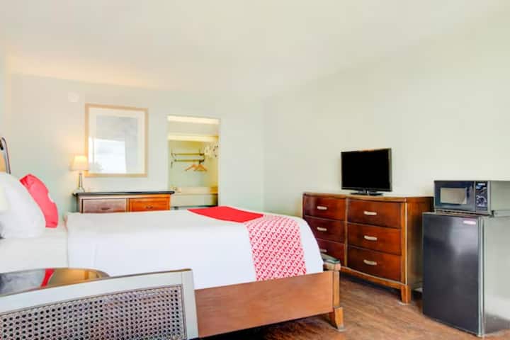 Fairbridge Inn Express Dundee King Bed - Winter Haven, FL