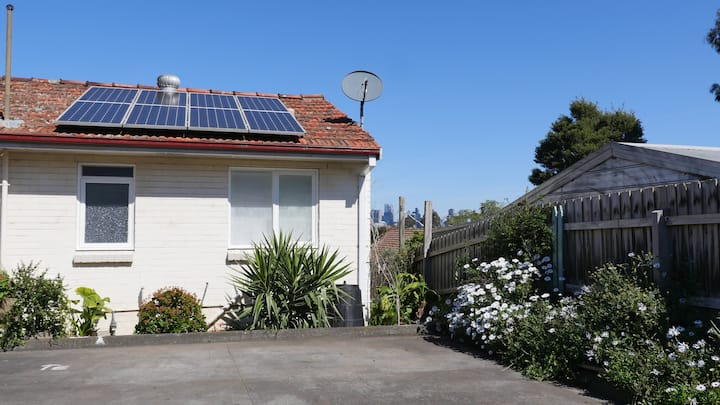 Great Location With Views And Character - Melbourne