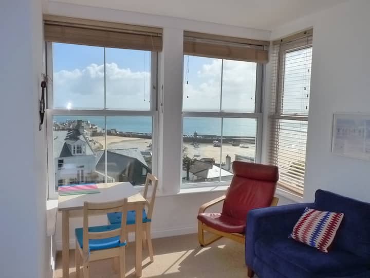 Flat 2 Seabirds House - Porthmeor Beach